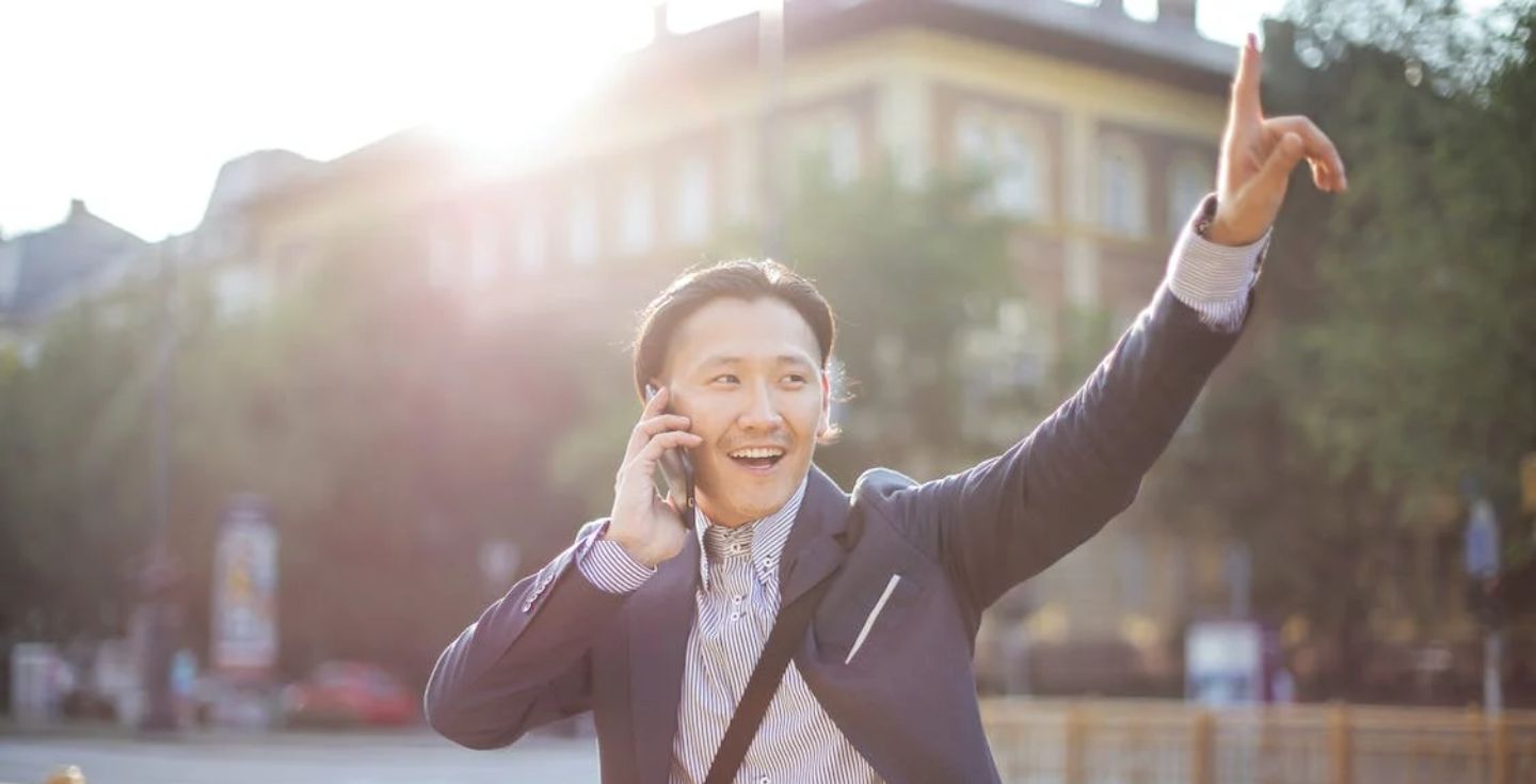 How to make calls in Europe using an eSIM - Holafly