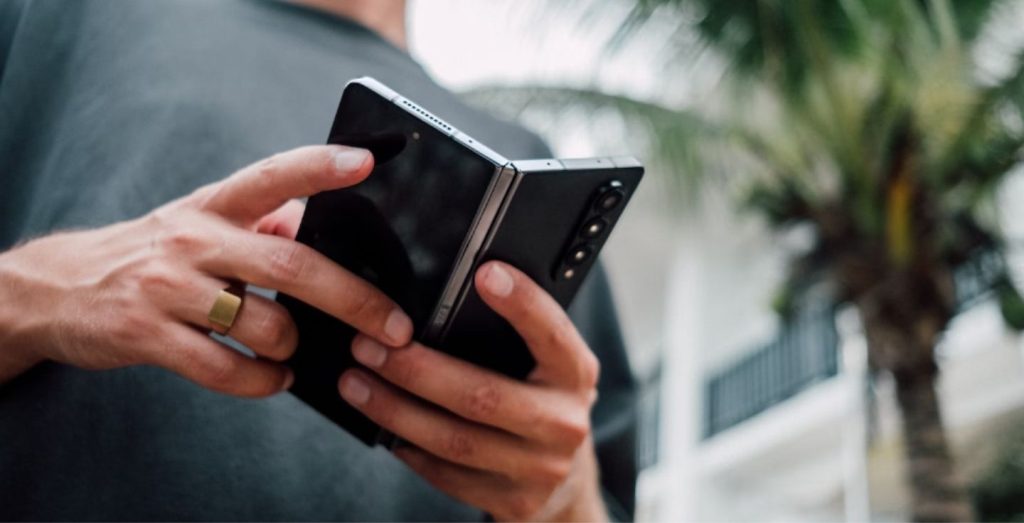 How to check if my phone is eSIM compatible? - Holafly