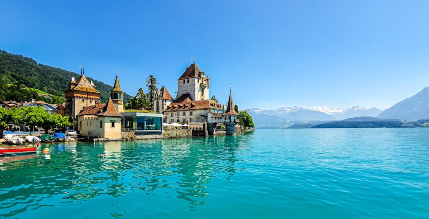 The 12 best places in Switzerland to visit: Tourist guide - Holafly